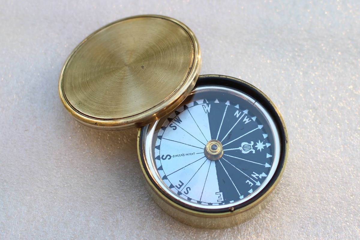 The Boreal Arrow for Antique Singers Compasses